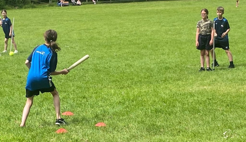 ROUNDERS – Birdwell Primary School